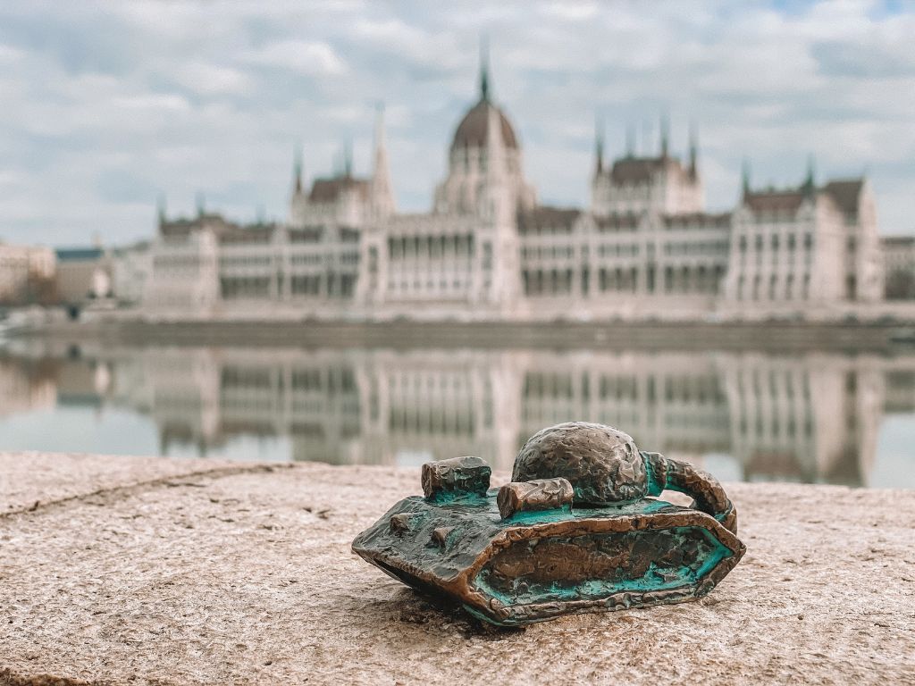 2in1 entertaining sightseeing tour with extras in Budapest – JUST Diaries